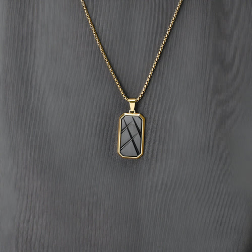 Collier pendentif militaire contemporain et tendance, design géométriq