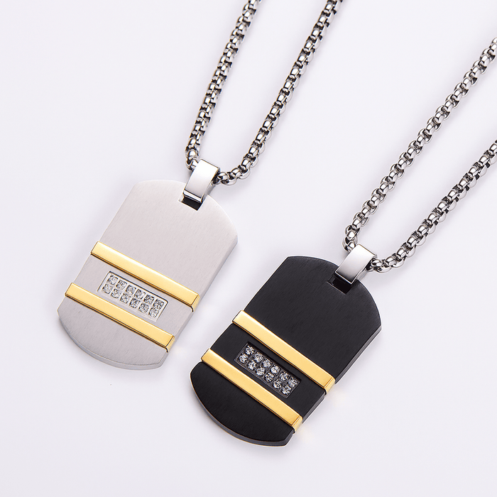 Collier Plaque militaire, en titane noir, ornée de zirconiums, maille