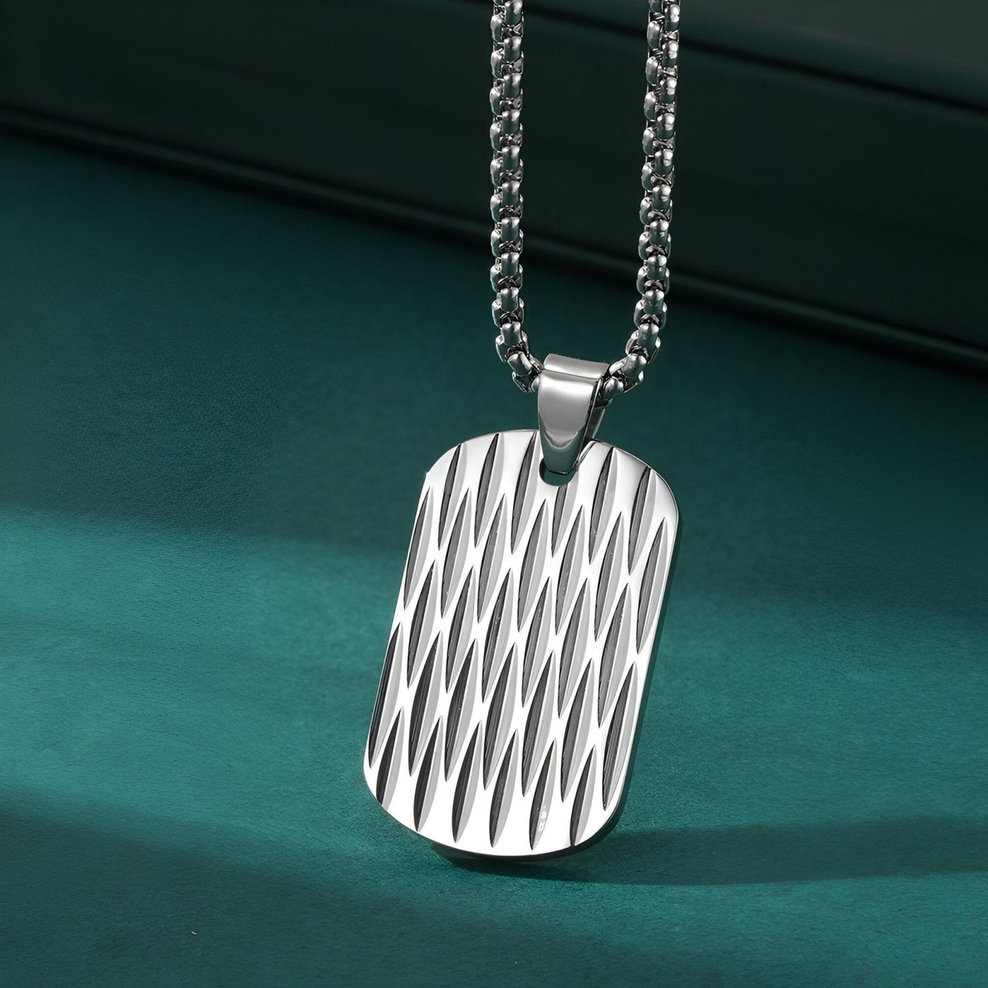 Collier plaque militaire texturée en acier inoxydable